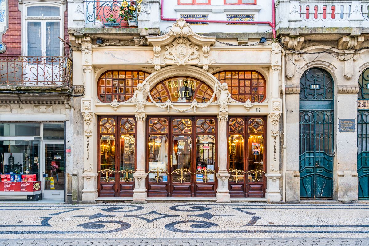 Oldest cafés in Porto: 6 businesses that still operate