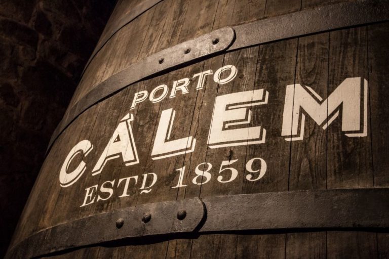 The wine is from Porto, but the treasure is on the other side: 10 ...