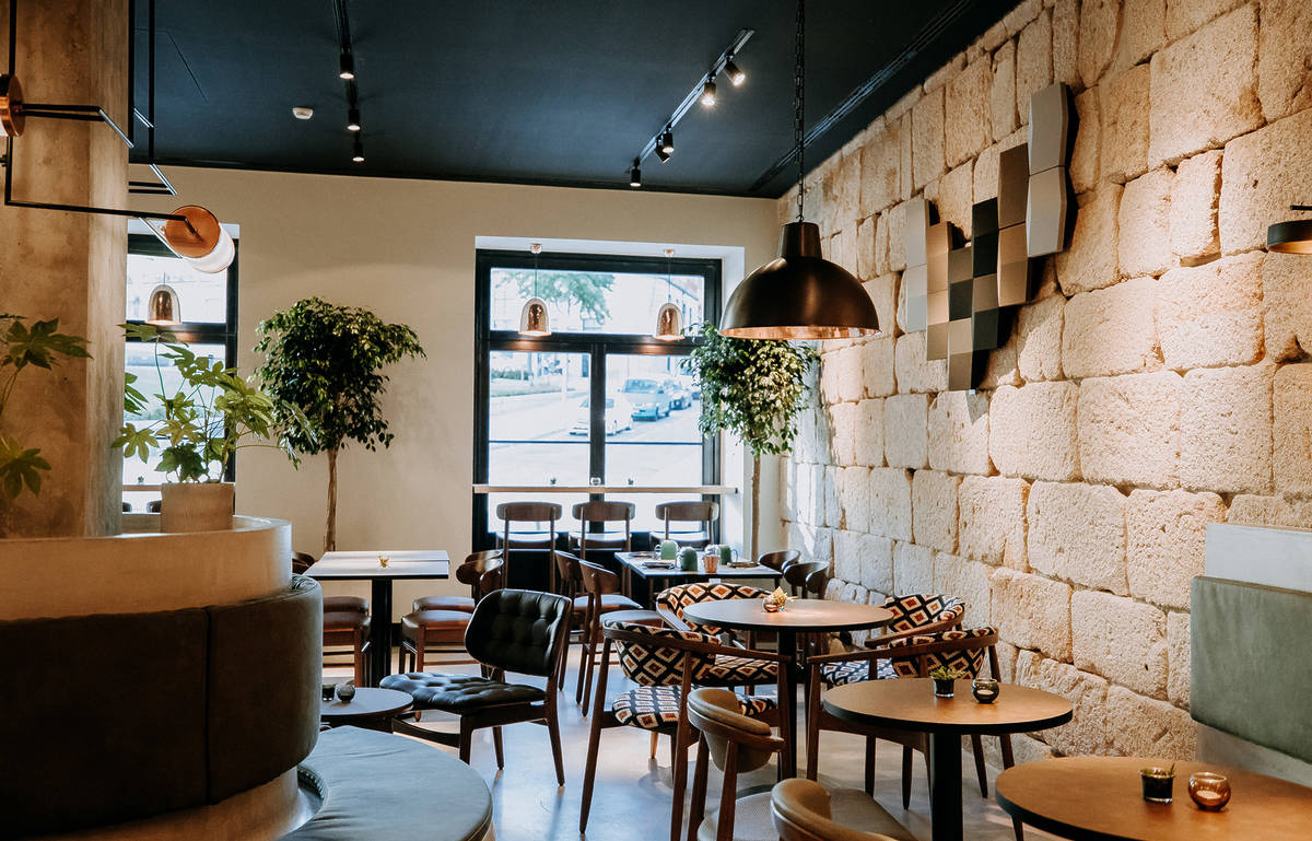 Exmo. Bar: um novo espaço instalado num edifício do séc. XIV