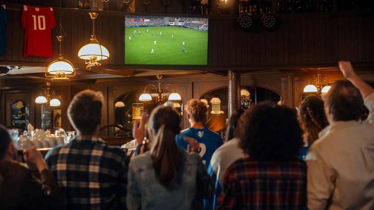 Watch Football: Bars In Porto Where You Can Shout Goal At Will