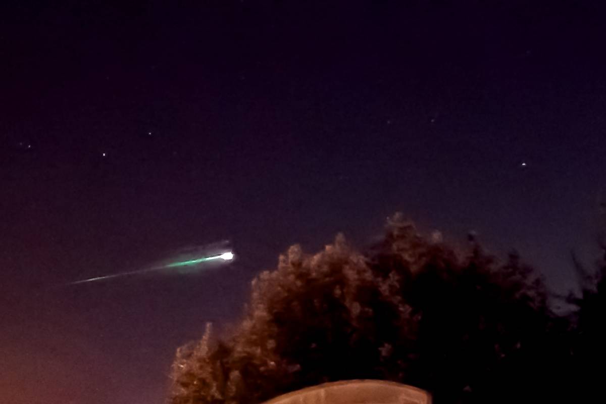 Meteor Sighted Crossing Skies In Portugal