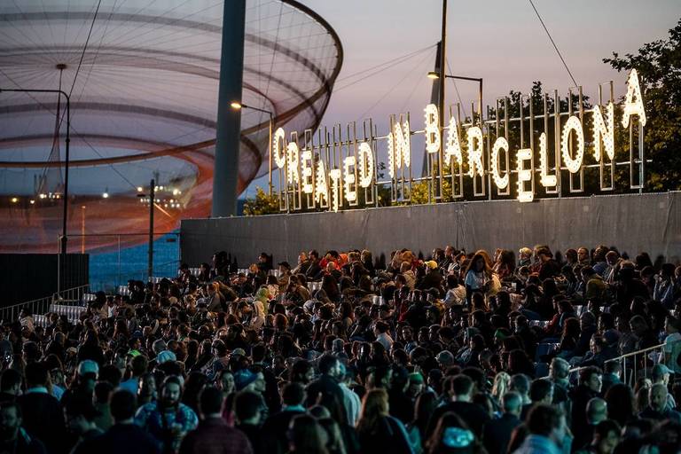 Distribution of artists per day and daily tickets on sale: everything ...