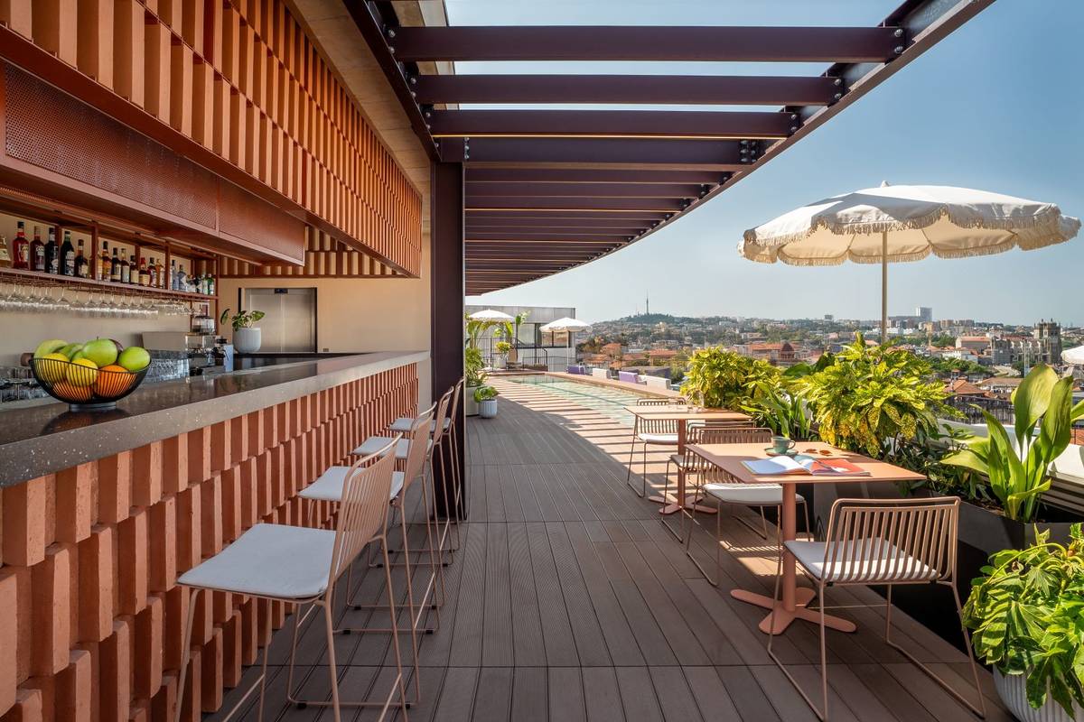 O novo e incrível rooftop no Porto: espaço com vista panorâmica sobre a ...