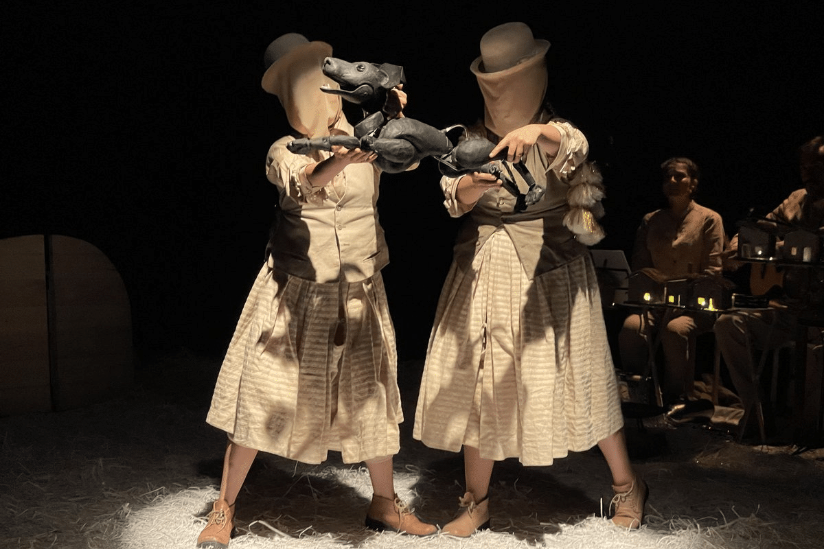 Con música en vivo y teatro conocerás el mito del perro negro