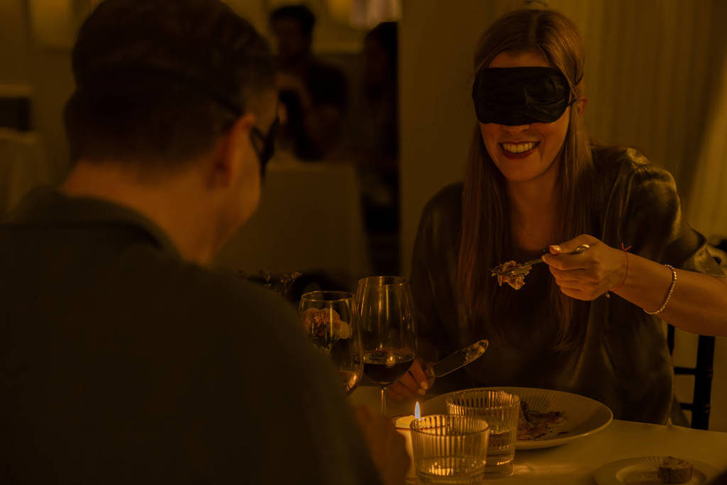 Dining in the Dark Santiago llega con cenas a ciegas