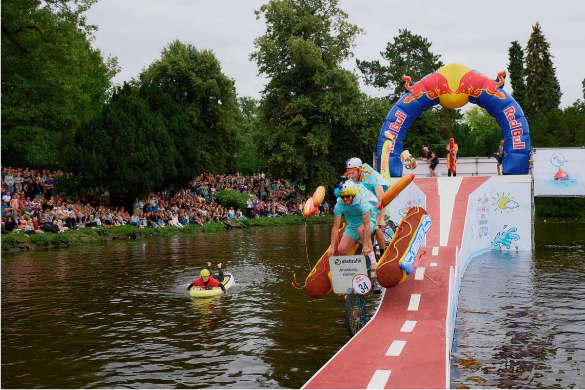 Red Bull Al Agua Pato: Aterrizas o te ahogas