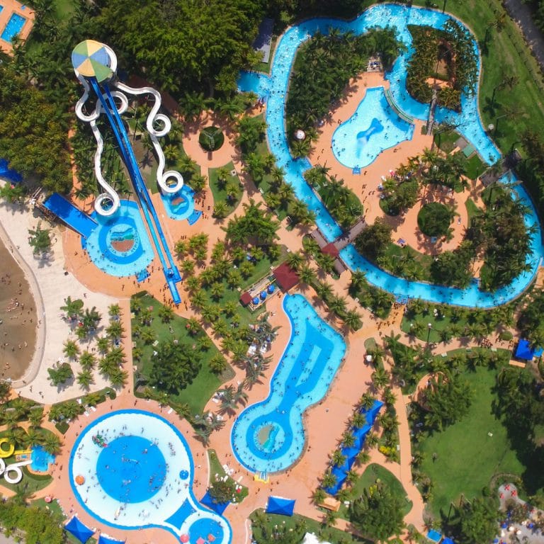 5 parques aquáticos pertinho de SP para se divertir com a família