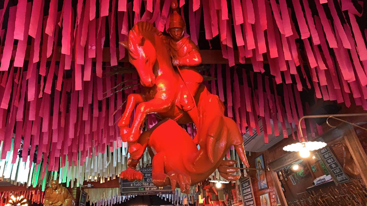 Templo-Bar de Fé: local rico em cultura afro-brasileira é opção para o ...