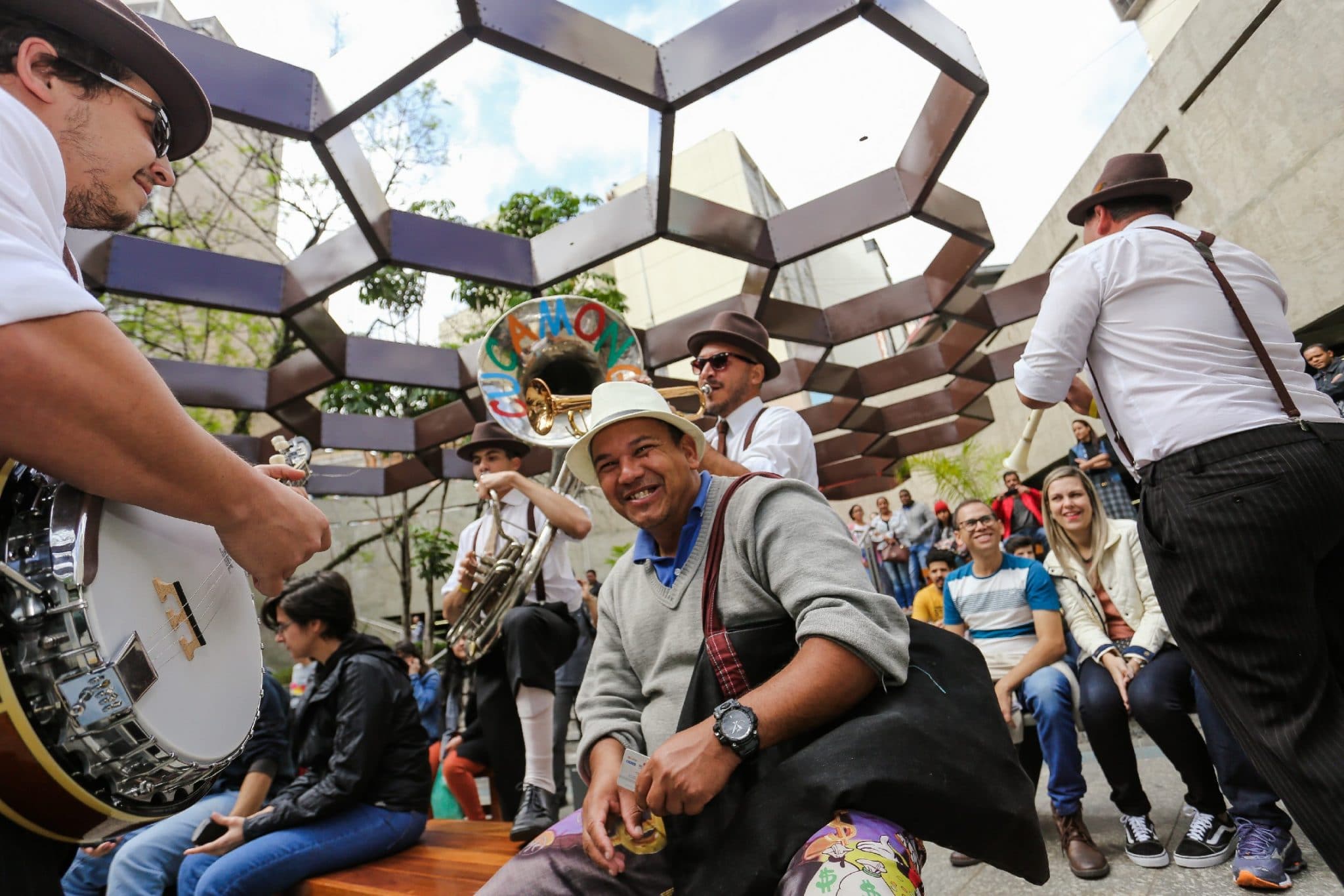 Estão abertas as inscrições para o maior concurso de SP para músicos de ...