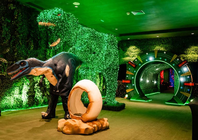 Magic Dining - Dinos: restaurante temático na Era dos Dinossauros
