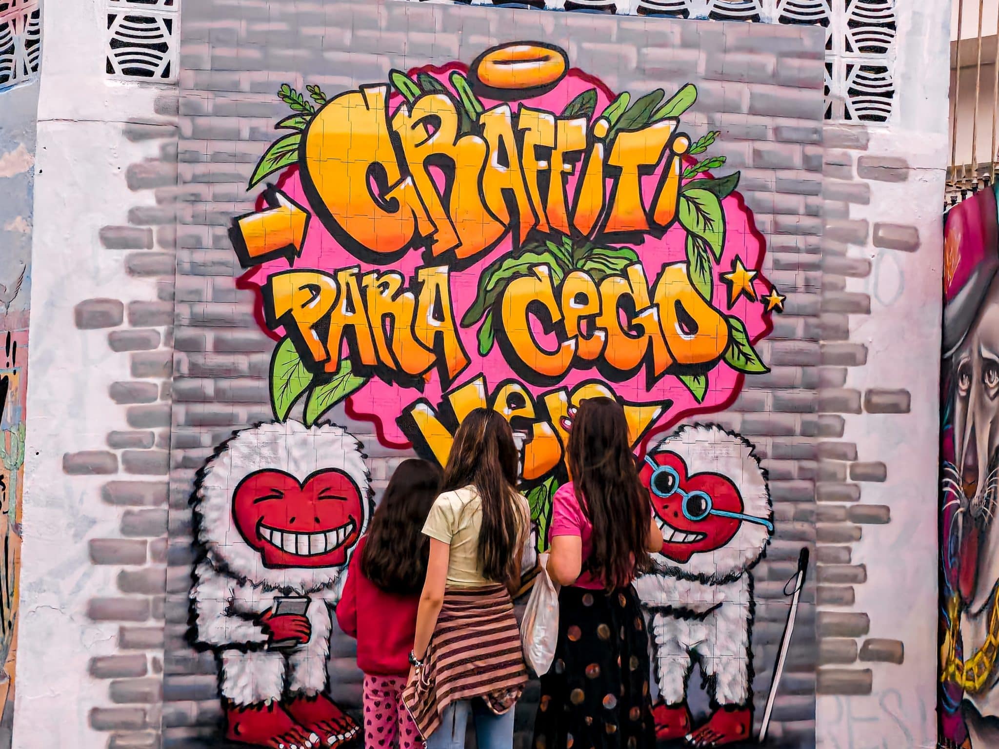Beco do Batman inaugura primeiro grafite em braile do mundo