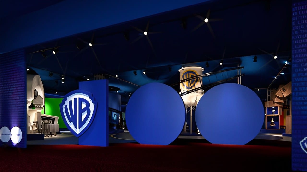 Casa Warner celebra 100 anos do estúdio em experiência imersiva