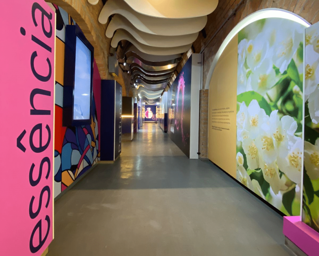 'O Mundo do Perfume': mostra permite viagem pelas fragrâncias