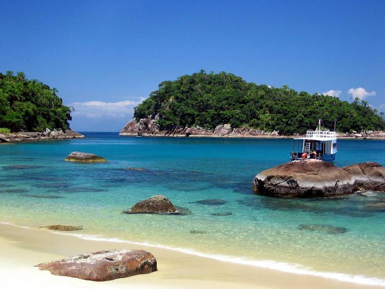 What to do in Ubatuba: the best beaches to visit!
