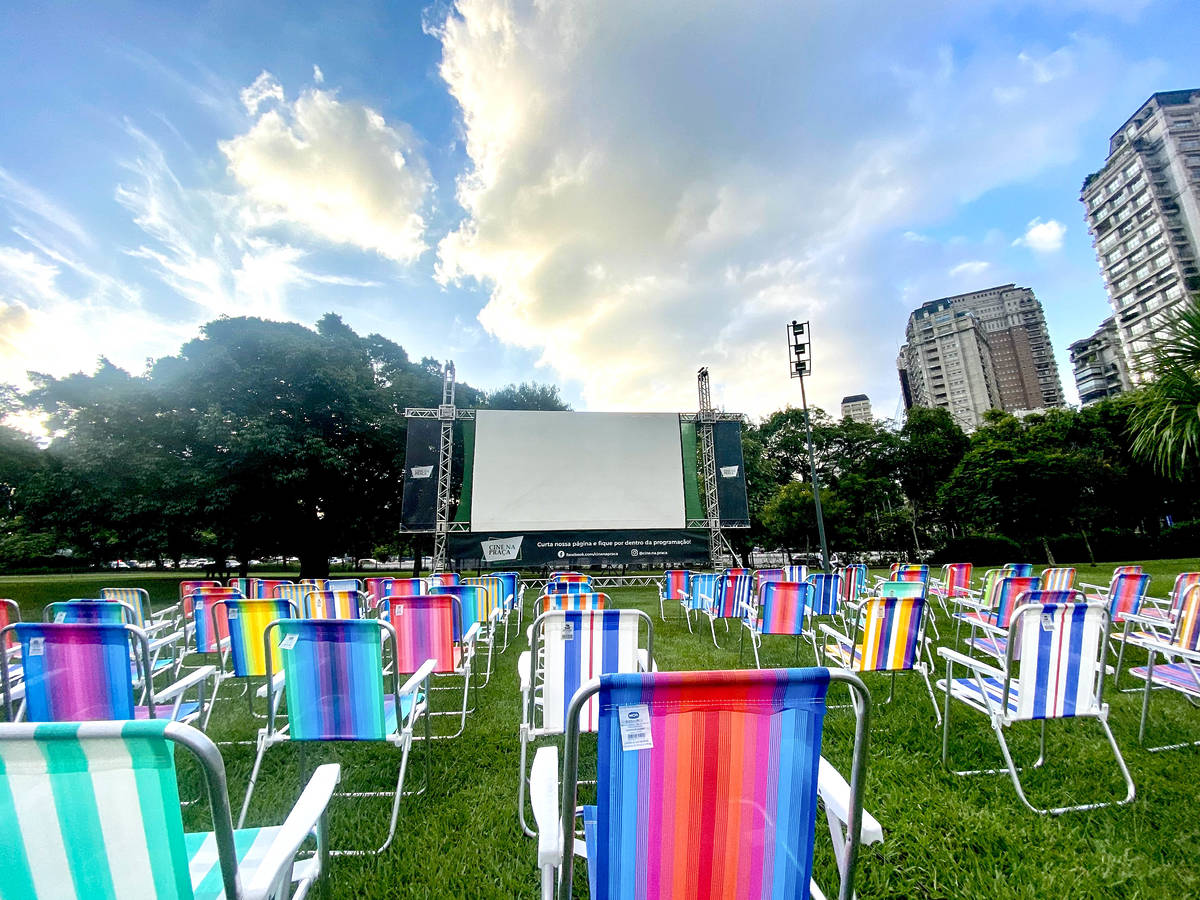Cine Na Praça: Free Open-Air Cinema Arrives In The East Zone!