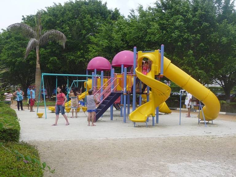 Magic City: more than 40 pools and waterslides to enjoy!