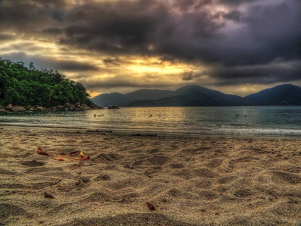 Praias tranquilas em SP para relaxar neste feriado