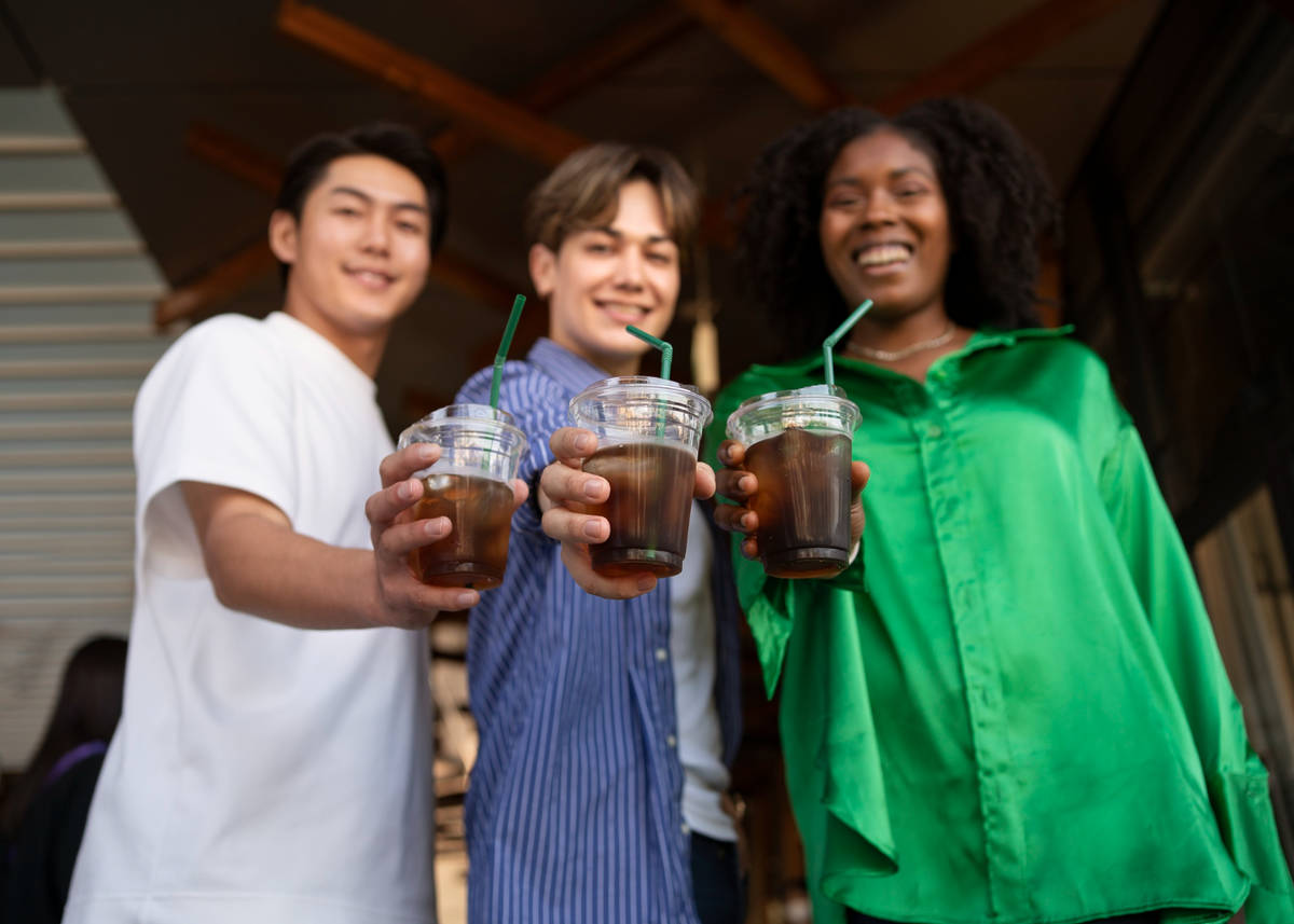 Coffee Party: festas em cafeterias viram tendência entre a geração Z de ...