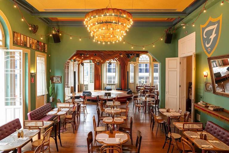 Bar em palacete histórico do centro vira febre em São Paulo — rodas de ...