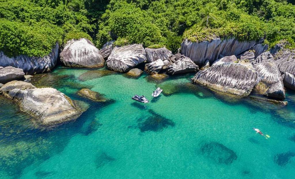 This isolated island off the coast of São Paulo hides a natural pool ...