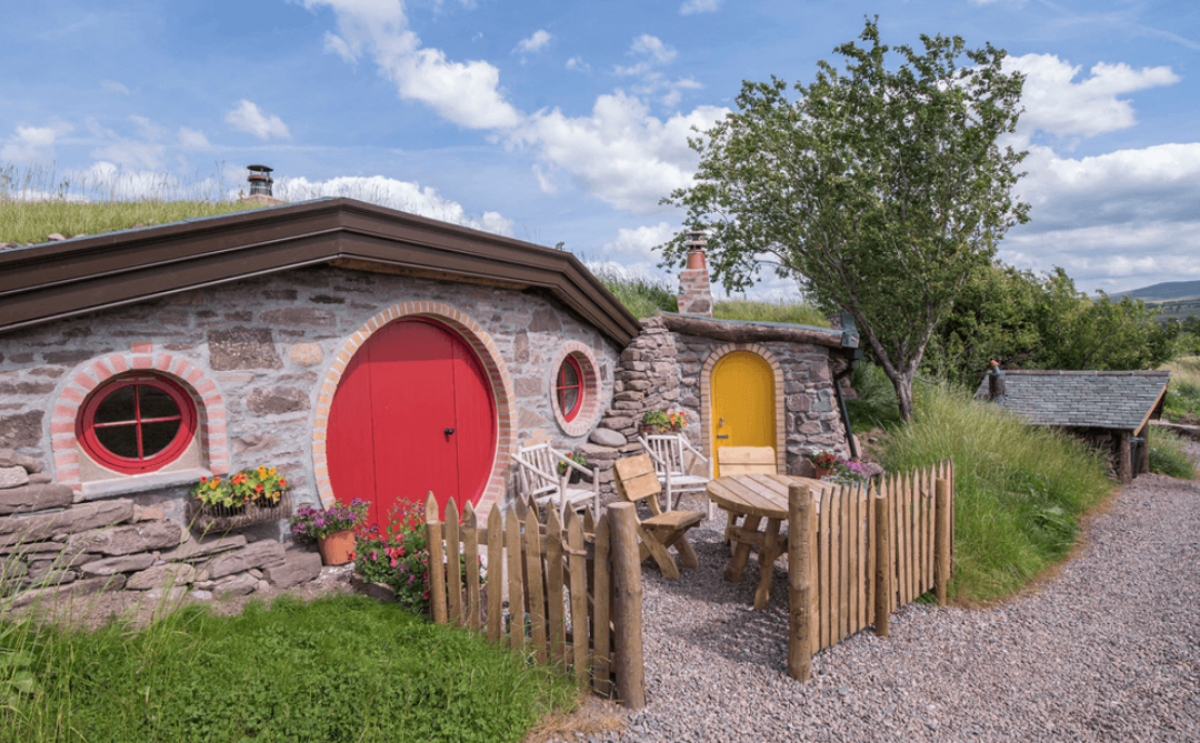 Craighead Howf: Stay At These Tiny Hobbit Houses In Dunblane