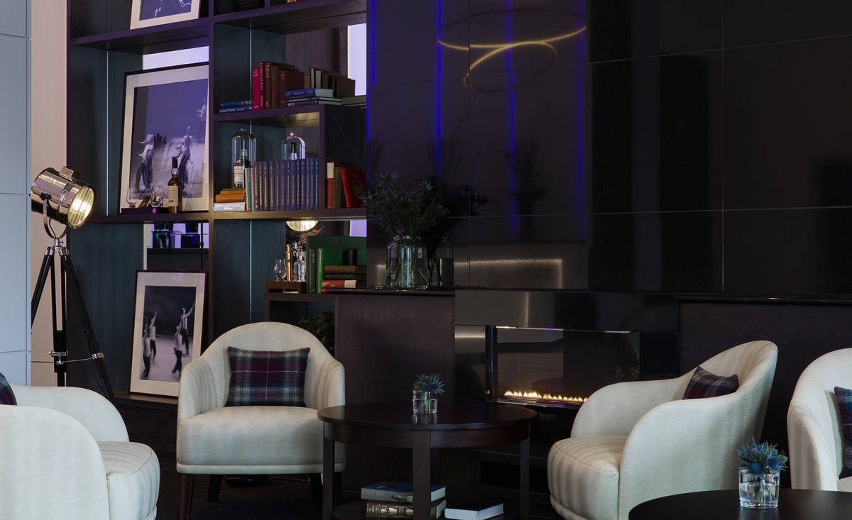 This Former Edinburgh Chapel Restored With Glass Has A Hidden Five-Star ...