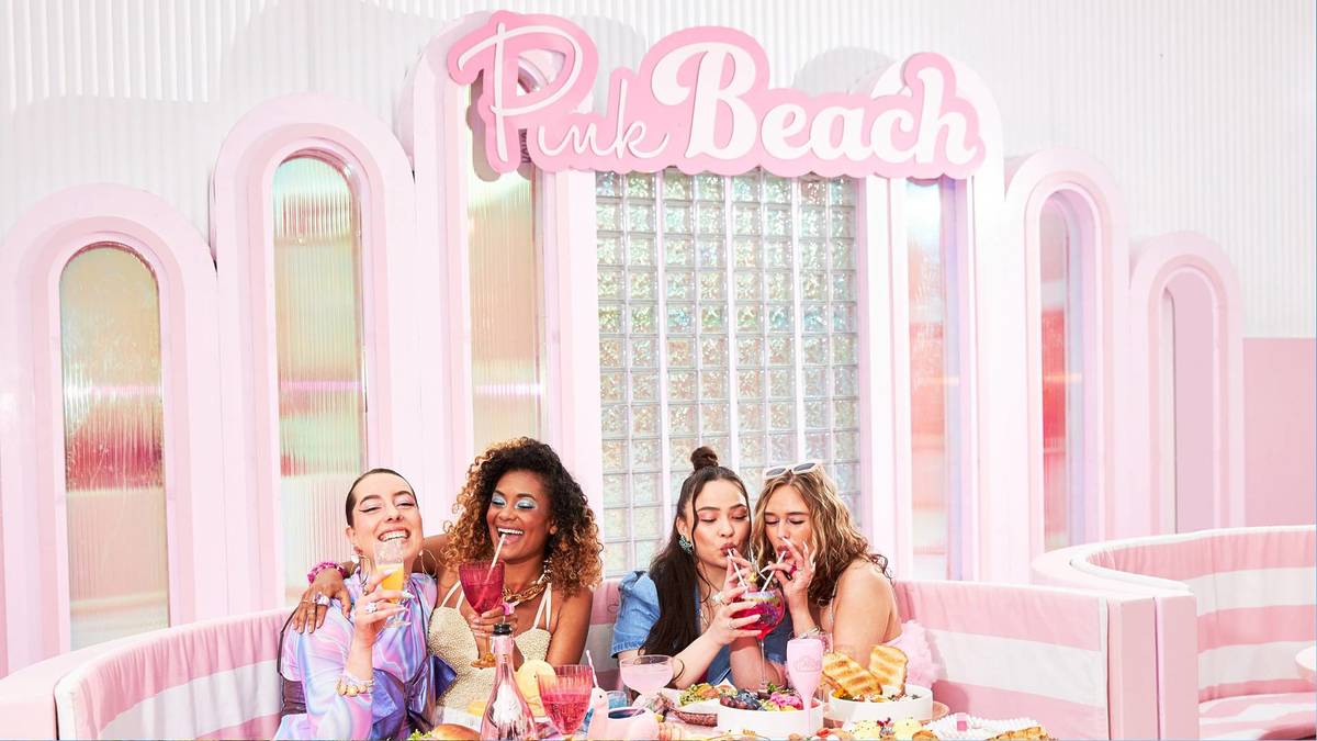 Pink Beach Bar: Discover Amsterdam's Unique Tropical Oasis!