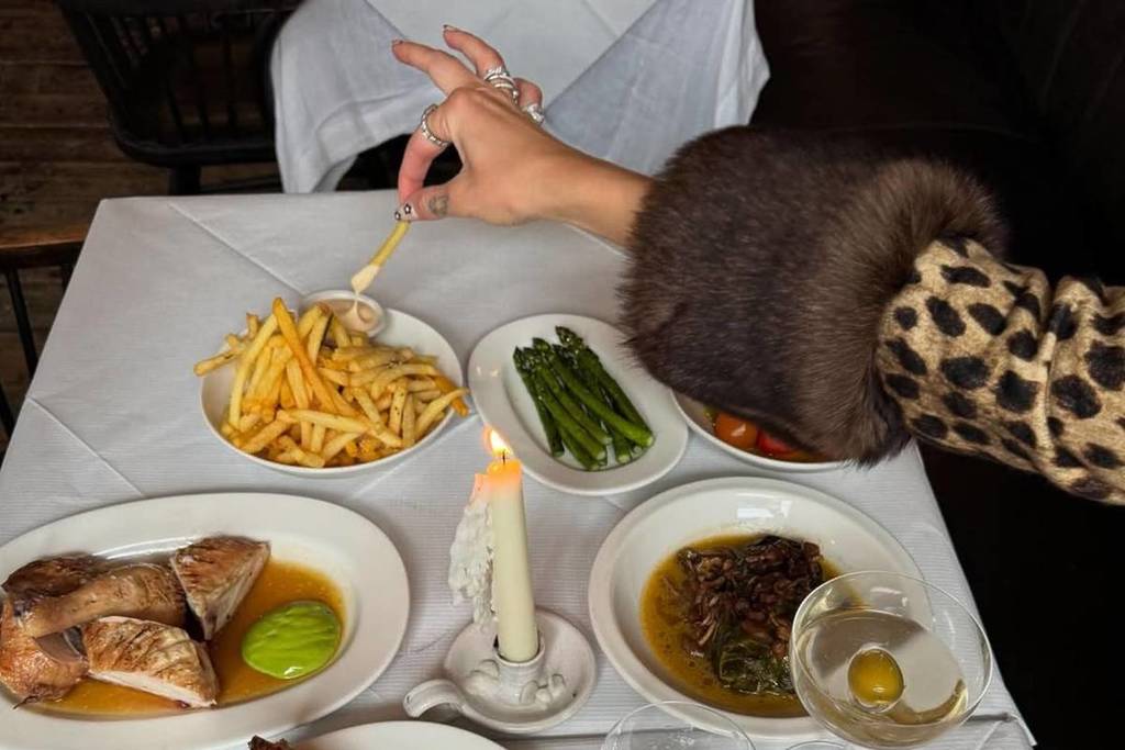 Dua Lipa recommends her favorite restaurant in Amsterdam for a dreamy ...