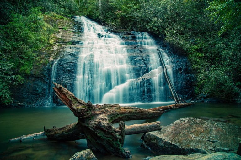 Top 7 Hikes In Georgia With Gorgeous Waterfalls
