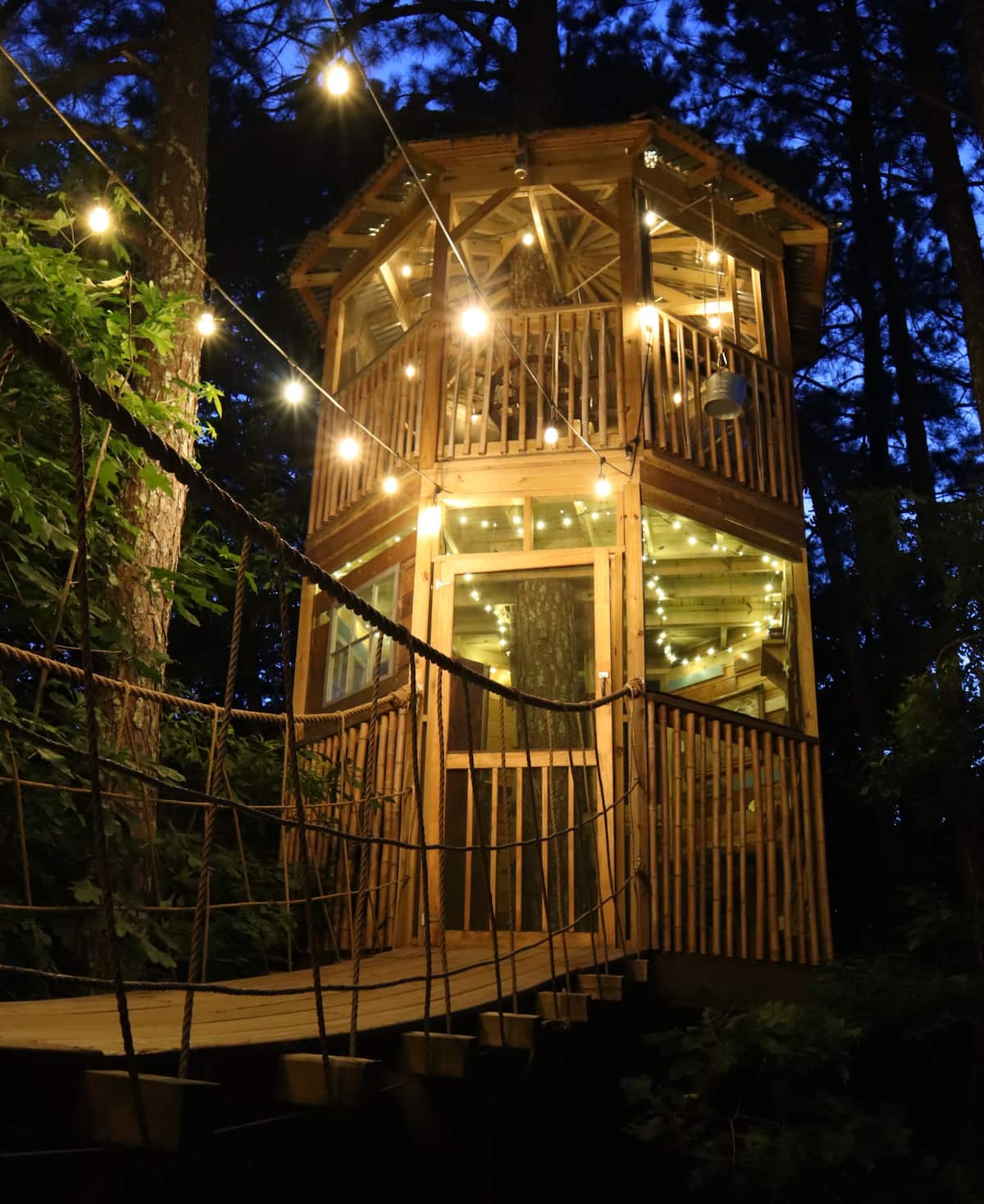 Sleep Up In The Trees At This Unique Treehouse Holiday Rental In Kennesaw