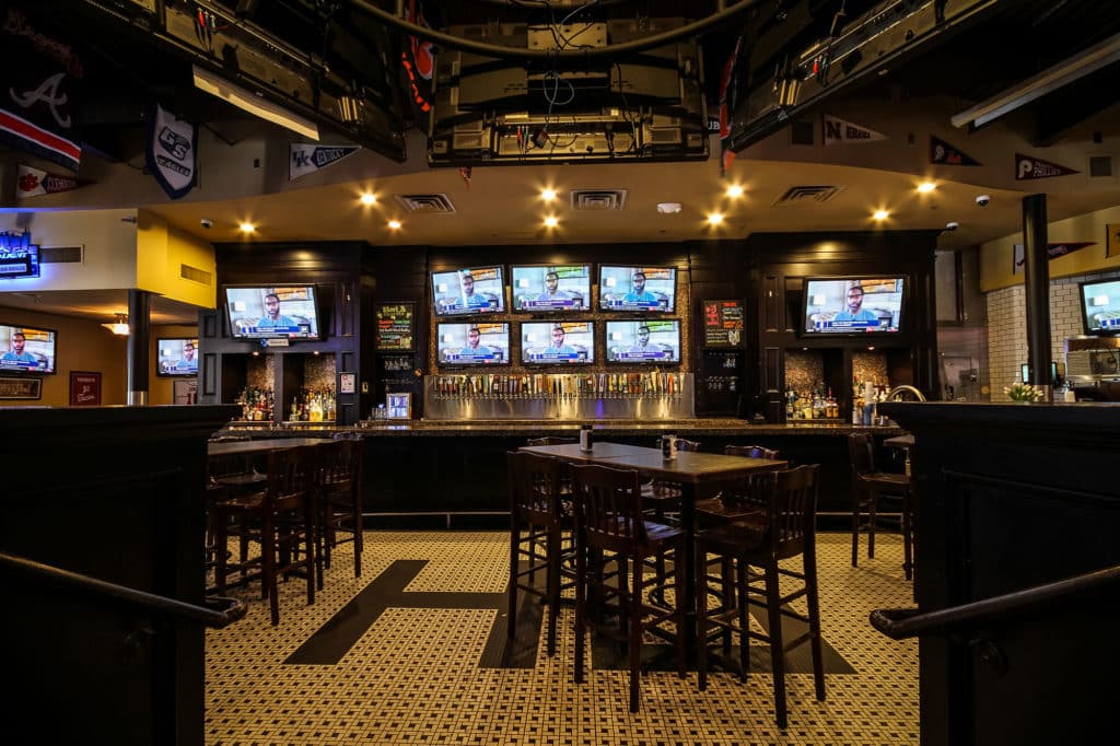 9 Spectacular Sports Bars You've Gotta Check Out In Atlanta