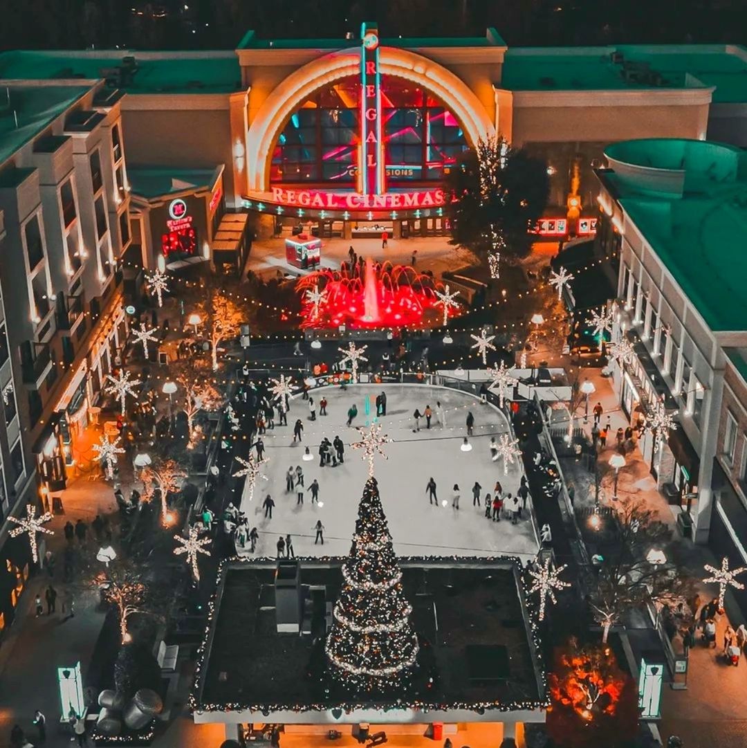 This Massive Rockefeller-Inspired Ice Skating Rink Is Just 40 Minutes ...