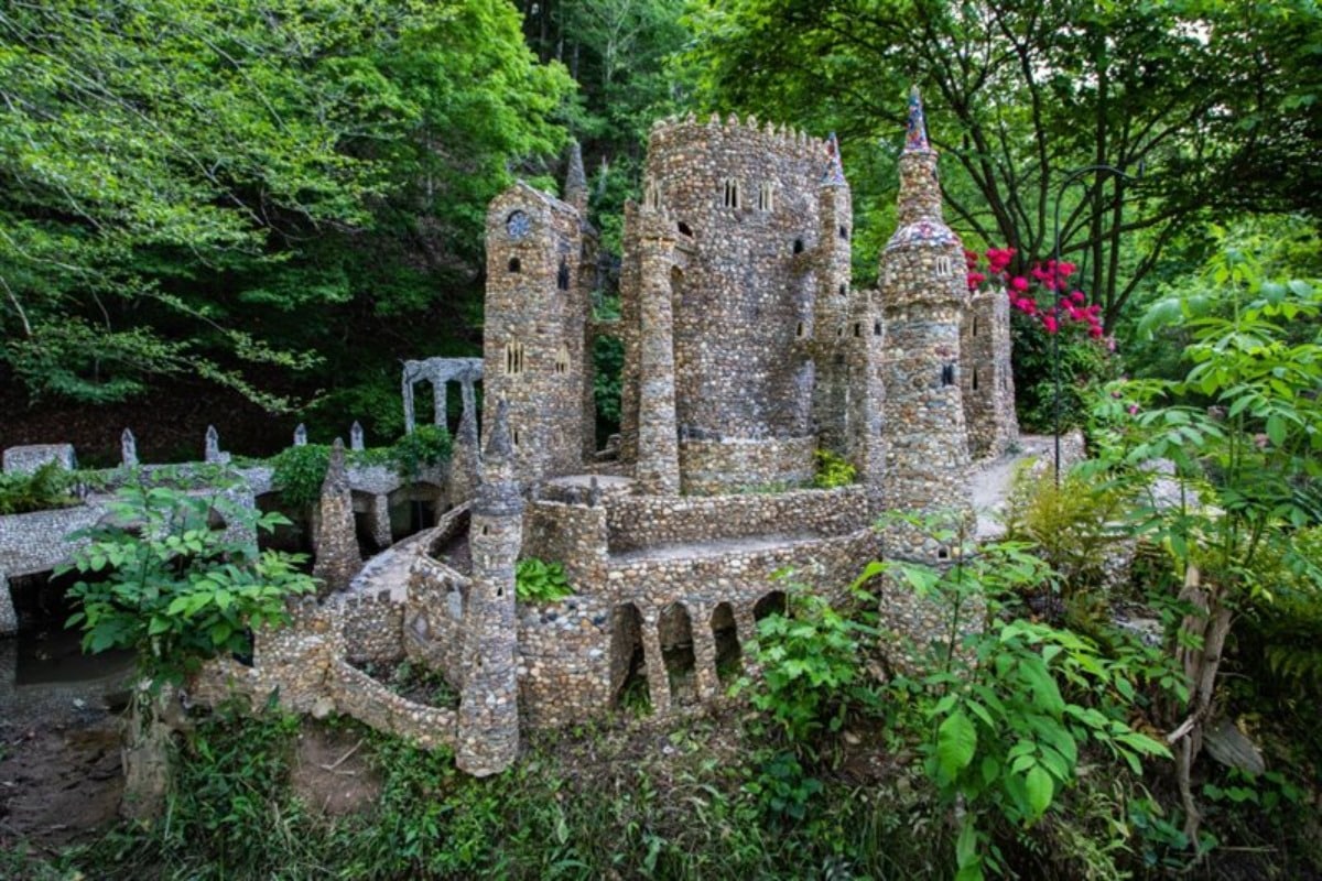 Explore This Magical Mini Village Made Entirely Out Of Rocks In Calhoun