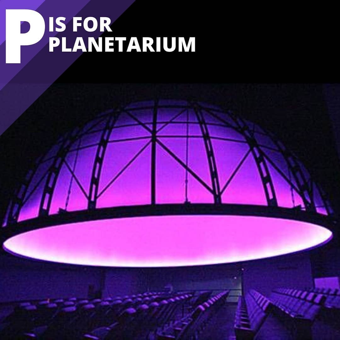 Get A Live Tour Of The Night's Sky & Stars At This Gorgeous Planetarium