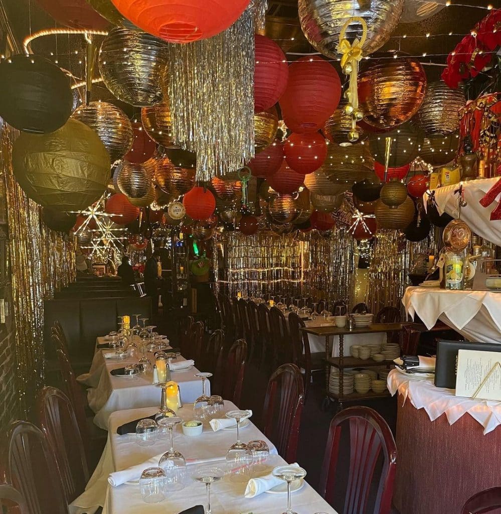 This One-Of-A-Kind Italian Restaurant Is Devoted To Harry Potter Knick ...