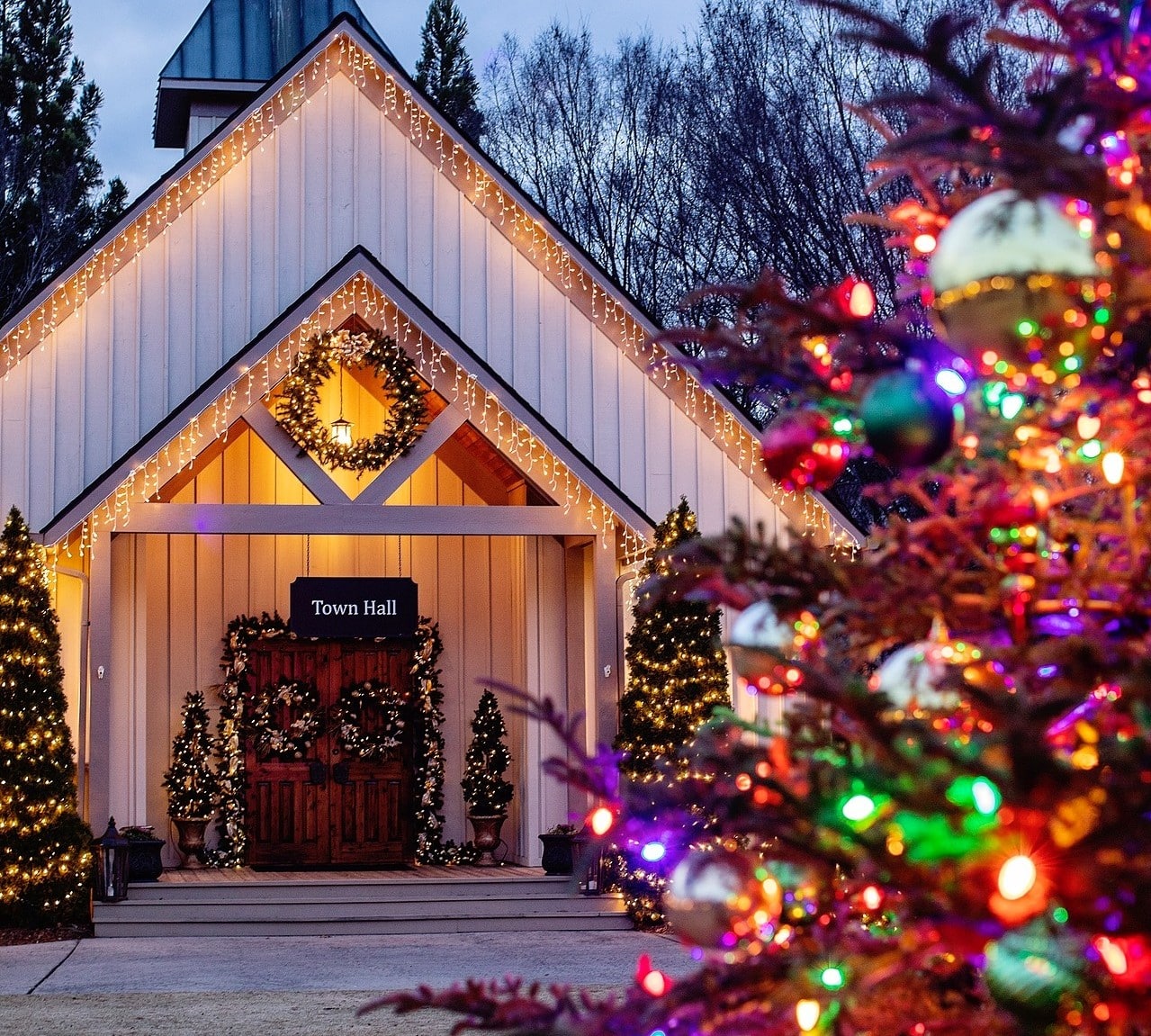 This Resort In Georgia Gets A Magical Makeover For The Holidays