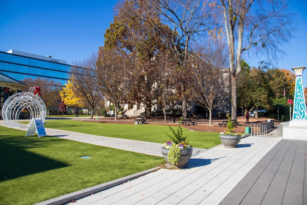 Sample 350+ Delicious Wines At The Decatur Wine Festival