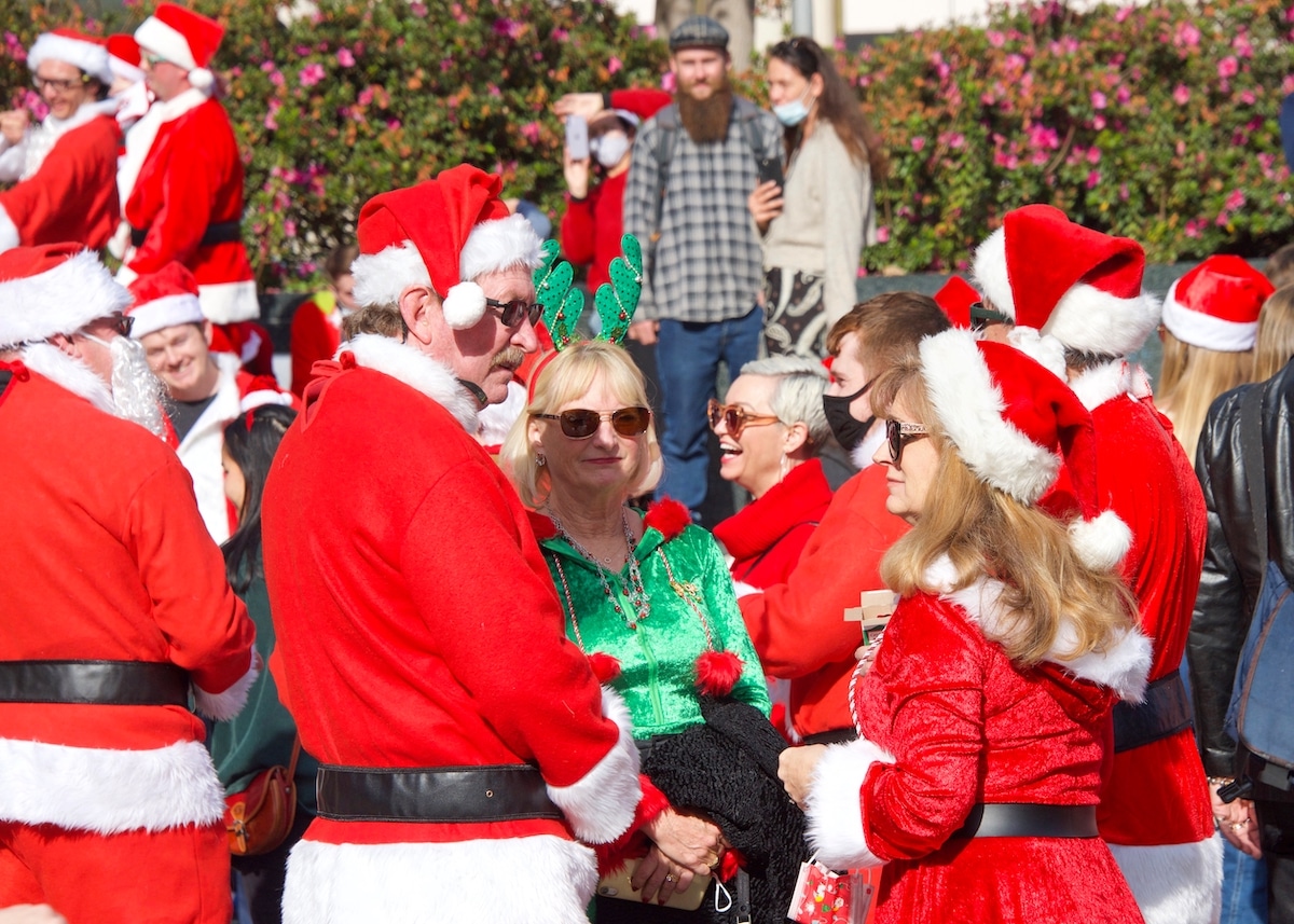 The Jolliest Santa Con Event Is Back This Weekend In Decatur
