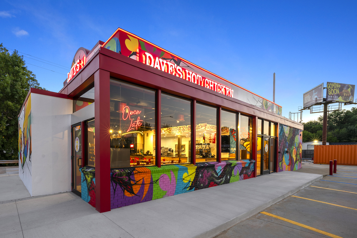 Usher's 'Dave's Hot Chicken' Opens 1st GA Location, Near Atlanta