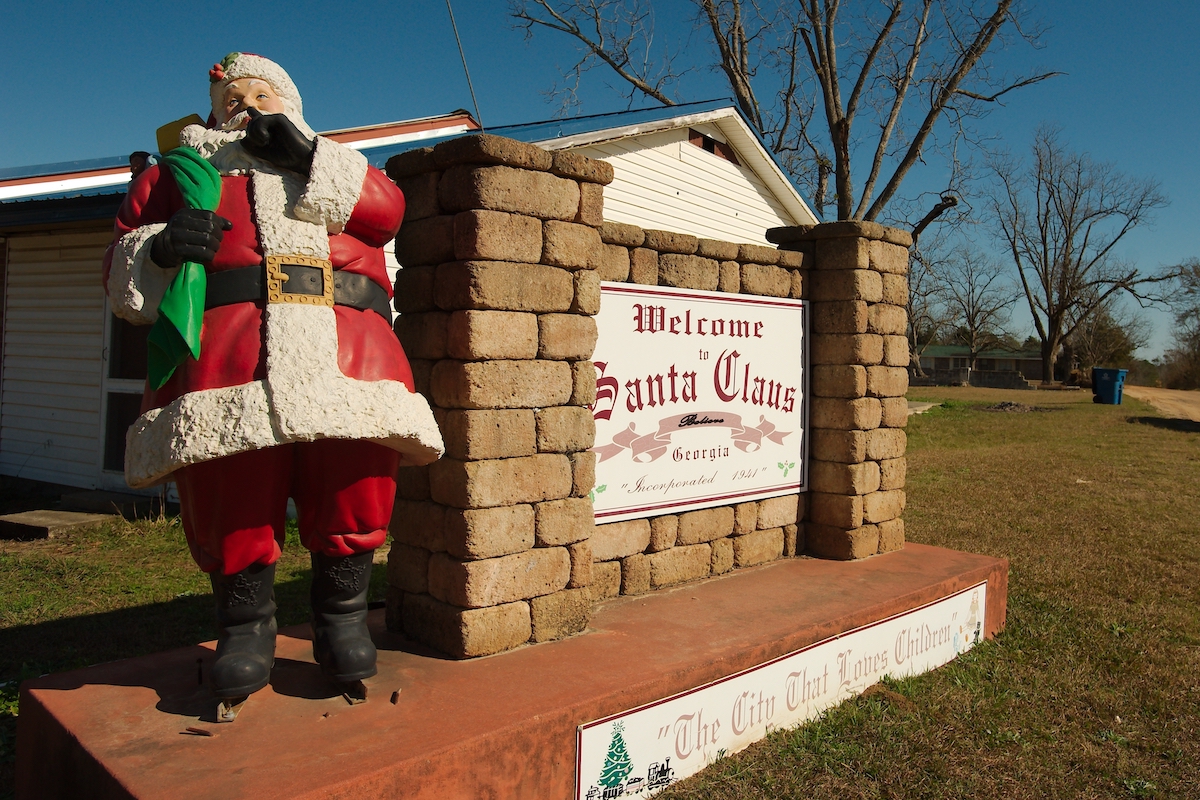 This Tiny City Just 3 Hours From Atlanta Is Legitimately Named Santa ...