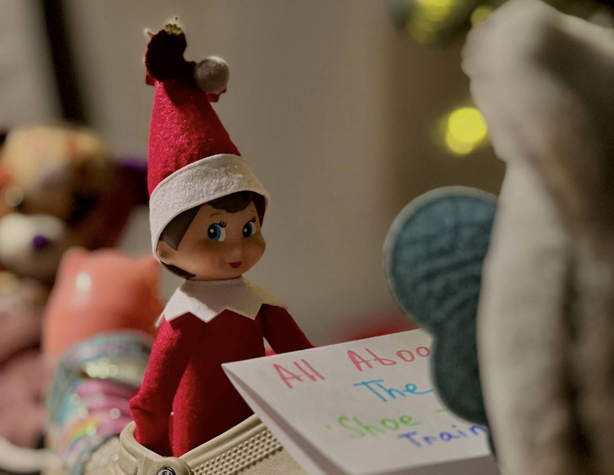 The Iconic 'Elf On The Shelf' Tradition Actually Started With A Metro ...