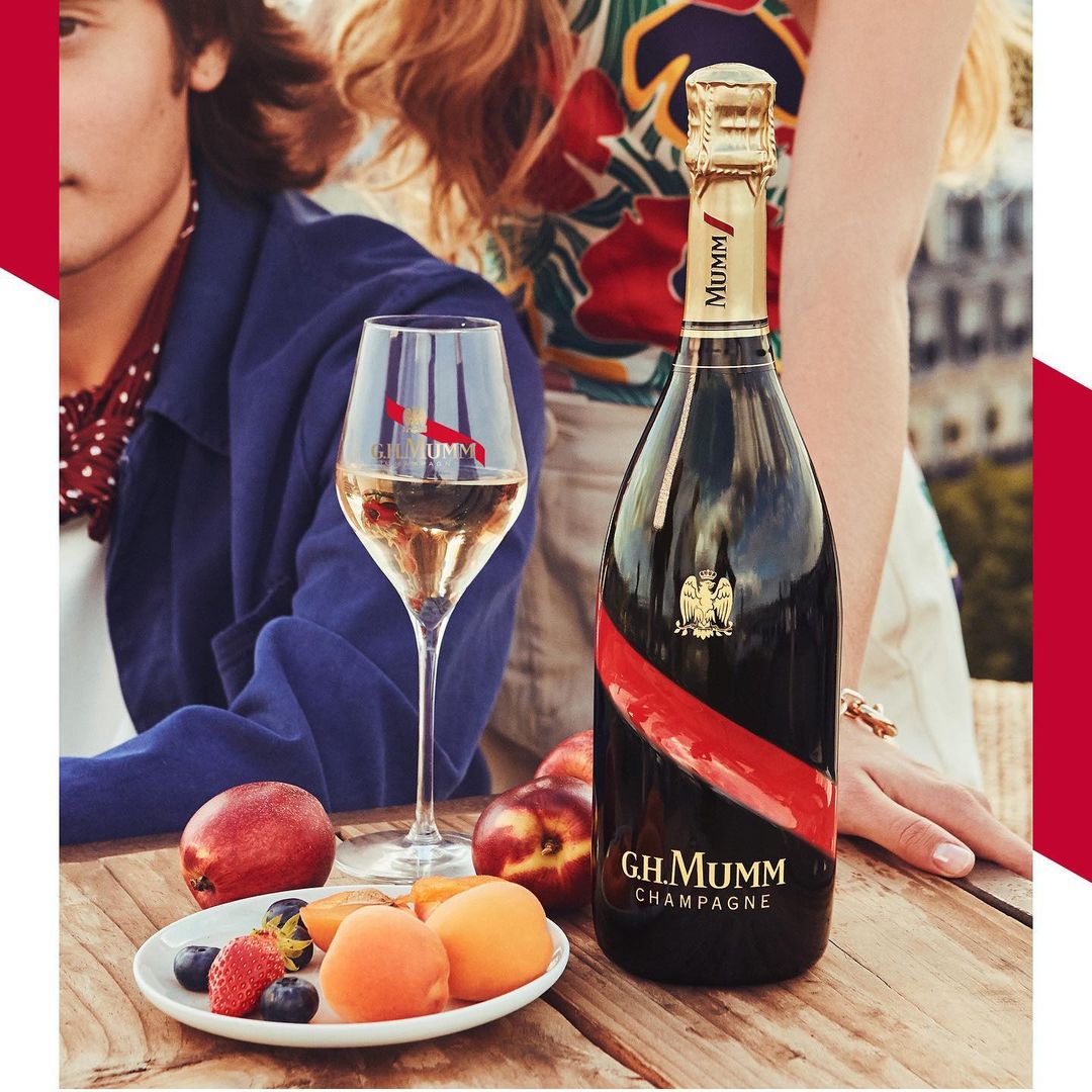 A New Pop-Up Champagne Bar Has Just Arrived In Auckland