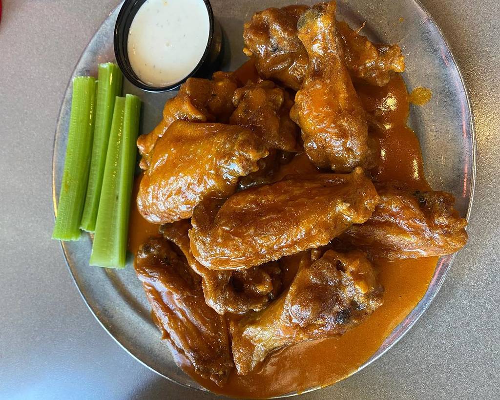 5 Chicken Wing Spots In Austin That Are Finger Lickin' Fantastic