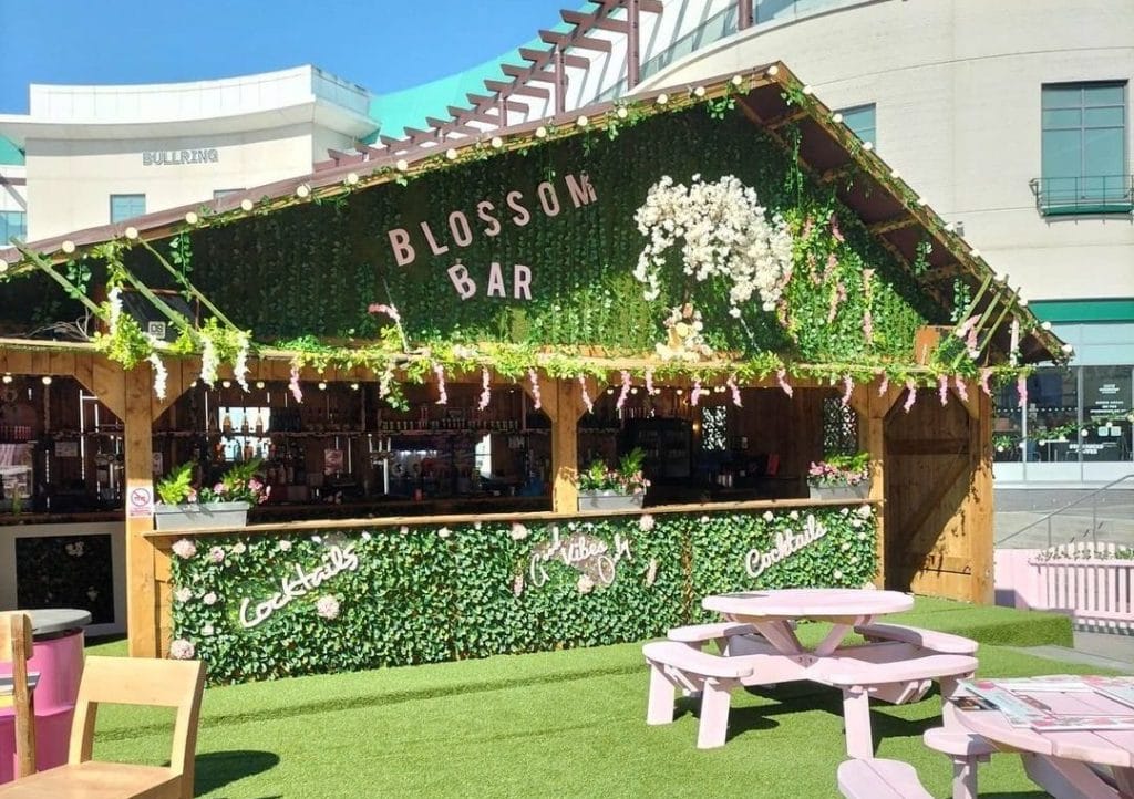 A Pink Paradise Pop-Up Bar Serving Pimm's And Fizz Has Opened At ...