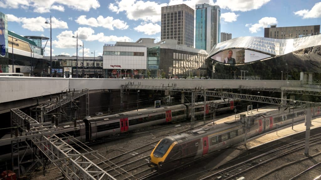 Travel From Birmingham To London By Train For Less Than £10