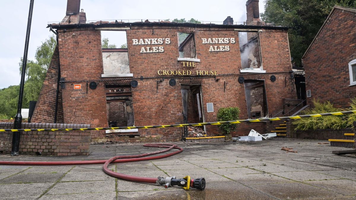 Britain's Wonkiest Pub Ordered To Be Rebuilt Brick By Brick
