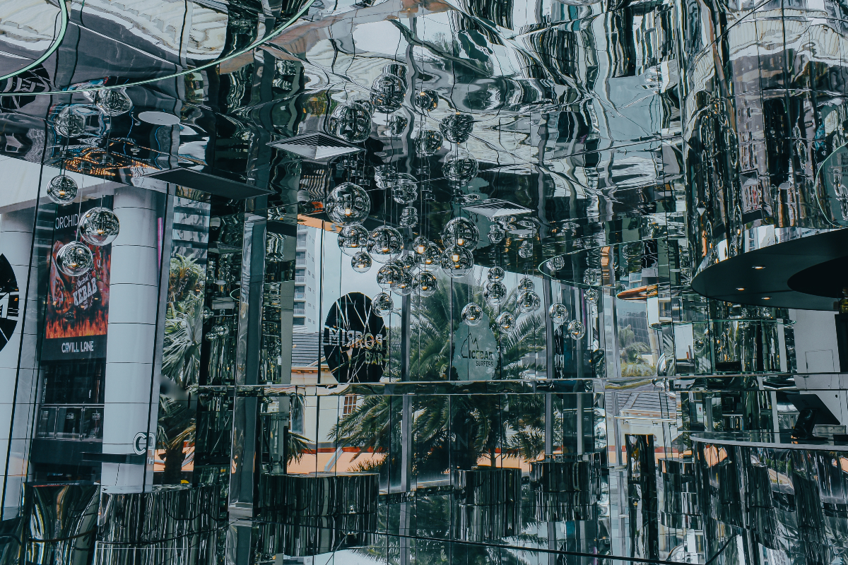 Mirror Bar: The Gold Coast's Dazzling Bar Made Of Mirrors