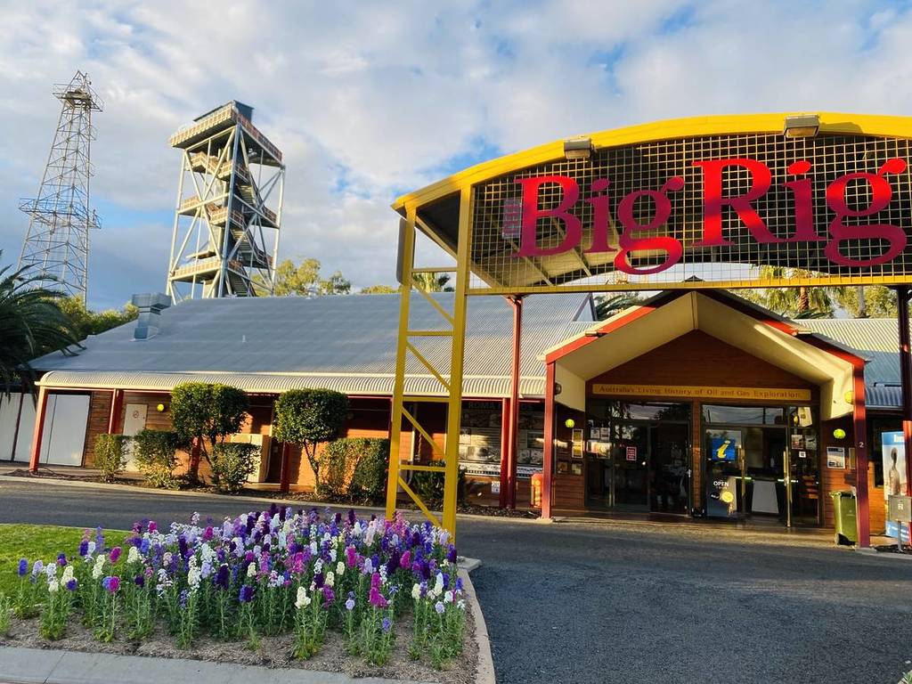 This Country Town's 40-Metre Tower Is A Part Of Australian History