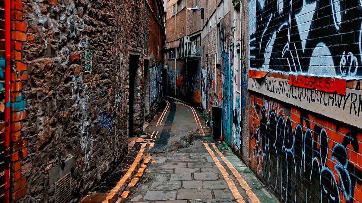 Leonard Lane Is Bristol’s Narrowest And Most Colourful Street