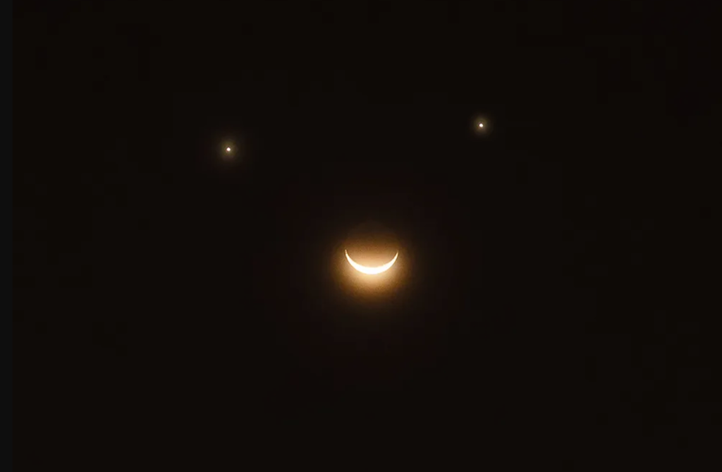The "Smiley Face" Planetary Alignment Over The UK